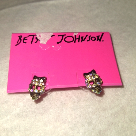 Betsey Johnson | Jewelry | Betsey Johnson Skull Earrings | Poshmark